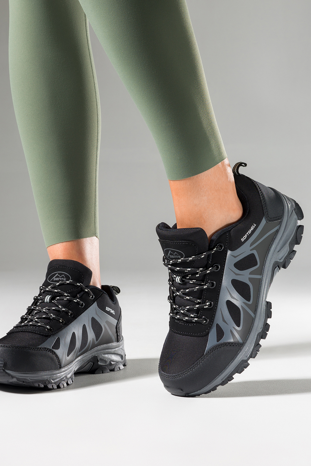 Czarne buty trekkingowe damskie sznurowane z szarymi dodatkami ...